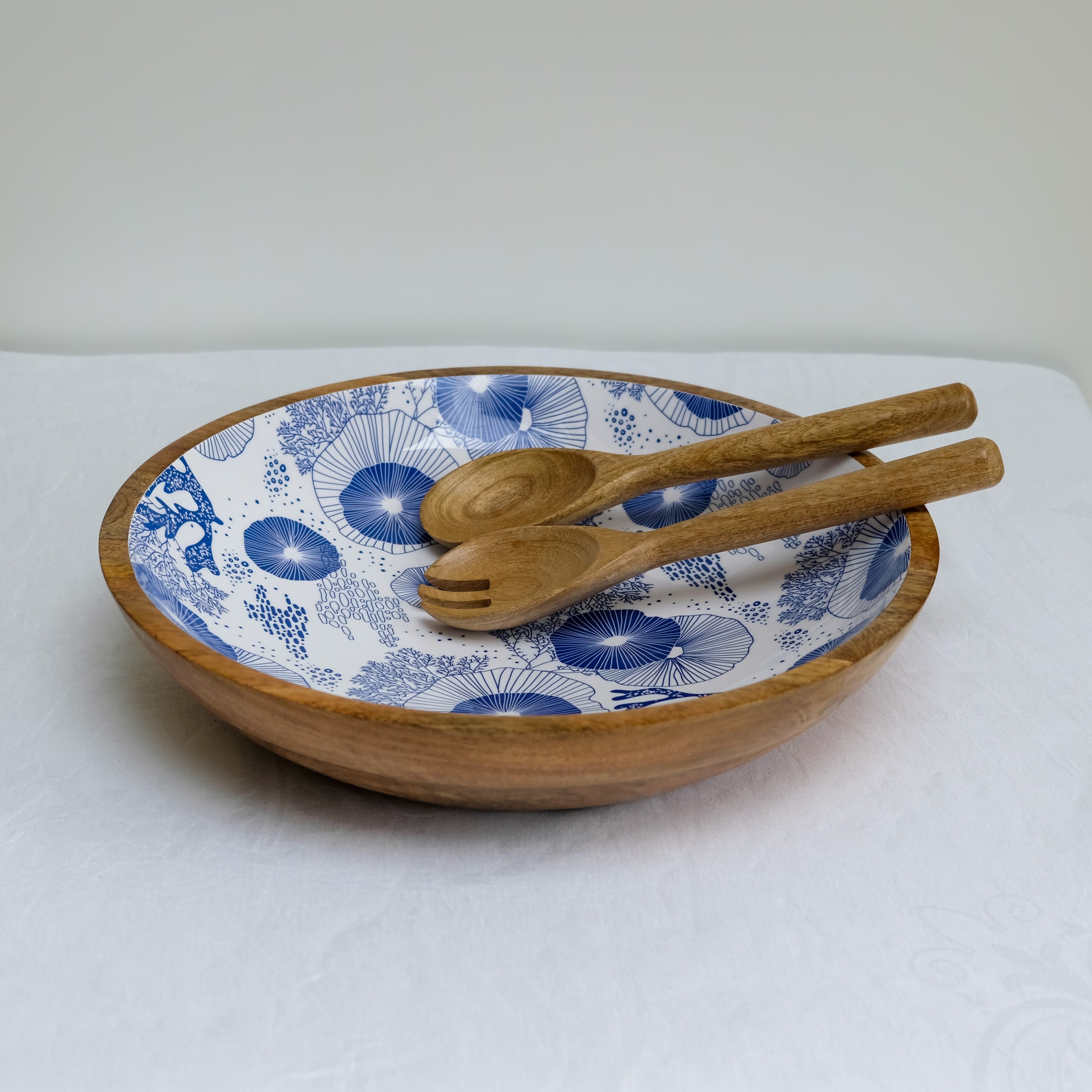 Bowl Sisters. Handcrafted bowls made from sustainable mango wood.