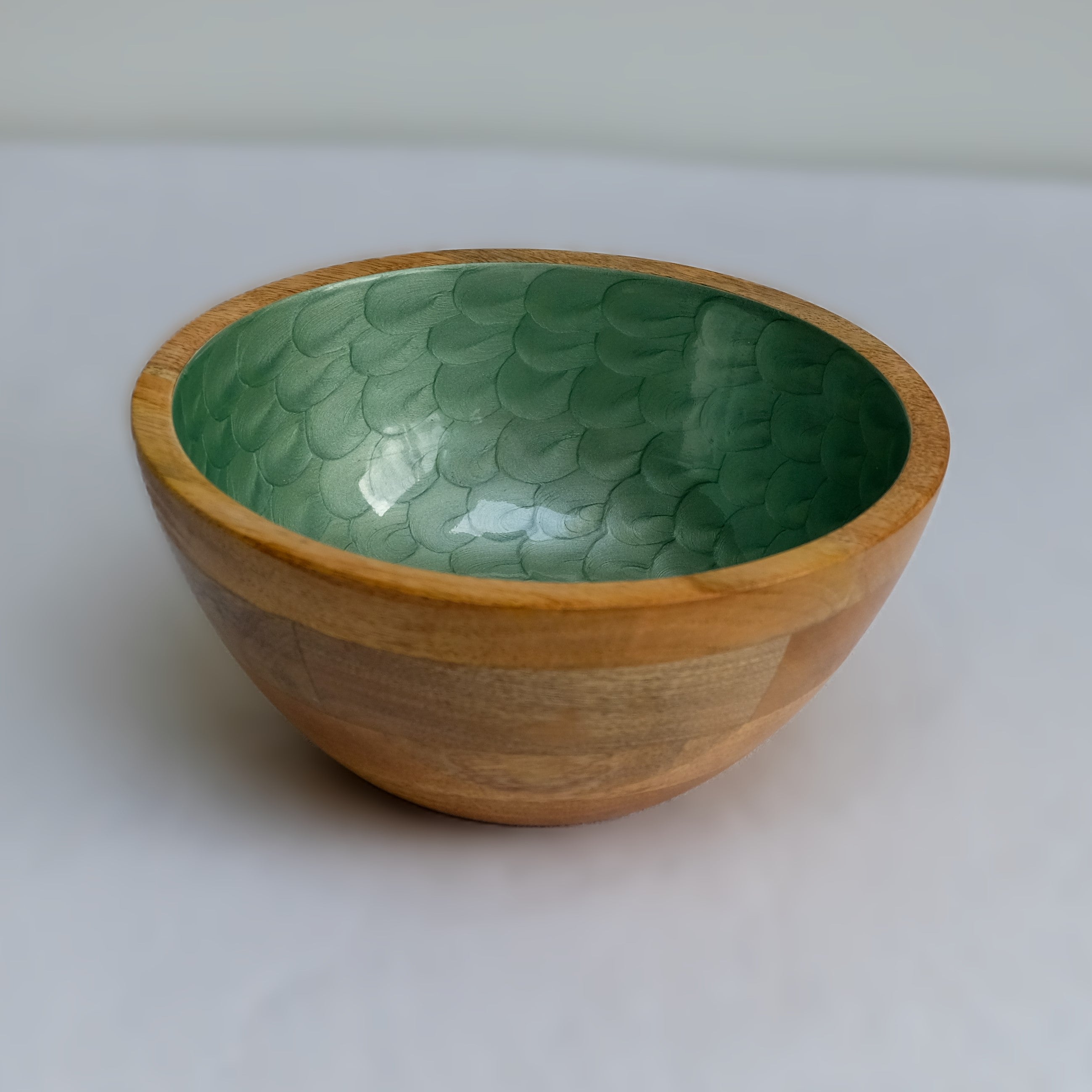 Bowl Sisters. Handcrafted bowls made from sustainable mango wood.